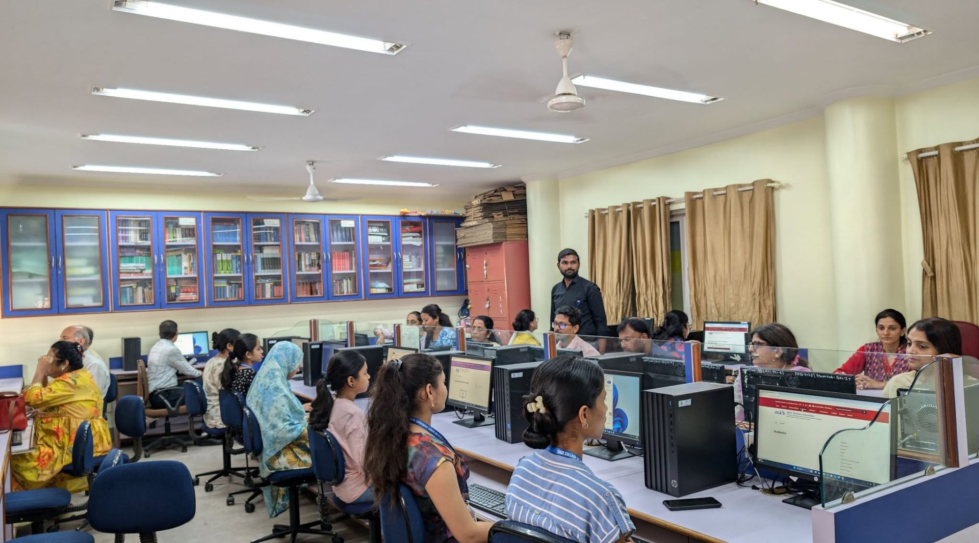 SNDT College Churchgate